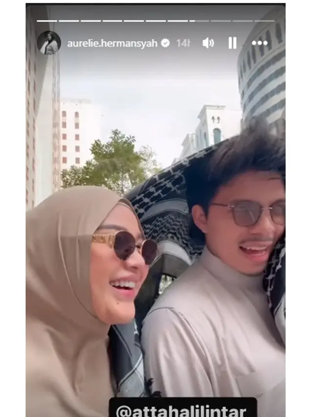 7 Potret Atta Halilintar dan Aurel Hermansyah Jalani Haji Pertama, Penuh Syukur - Hot Liputan6.com