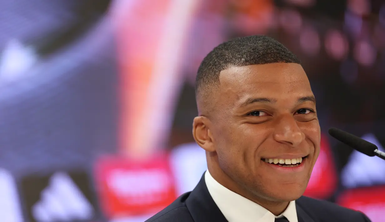 Momen Kylian Mbappe Resmi Diperkenalkan Real Madrid - Foto Liputan6.com
