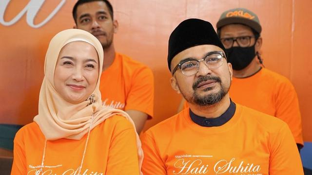 6 Kebersamaan Desy Ratnasari dan David Chalik, Beredar Kabar Akan ...