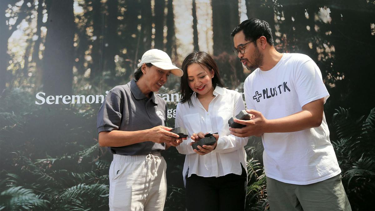 Ada 100.000 Paving Block Hasil Daur Ulang Koper di Taman Wisata Alam ...