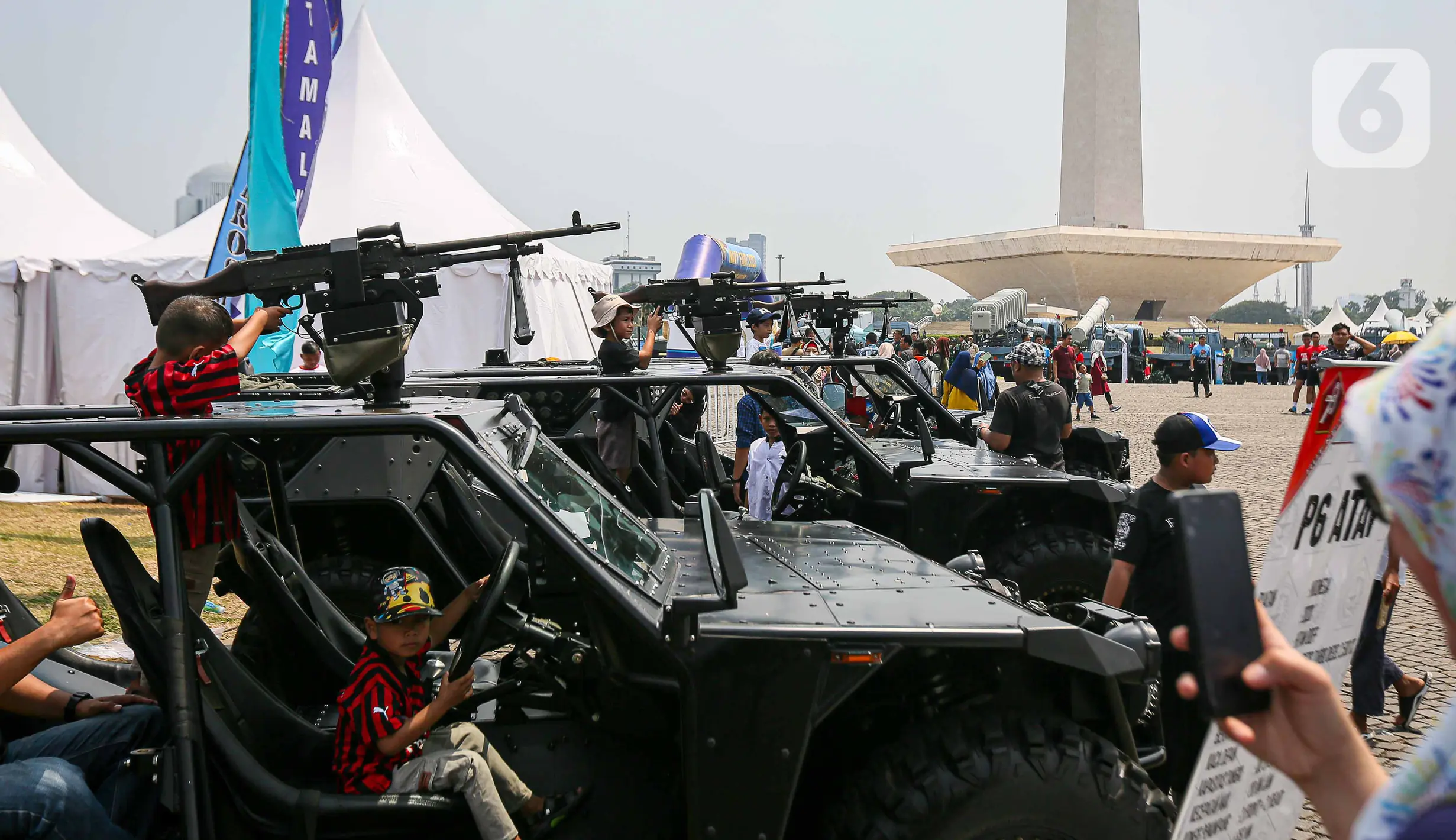 Jelang HUT Ke-78, Warga Antusias Kunjungi Pameran Alutsista TNI di Monas - Foto Liputan6.com