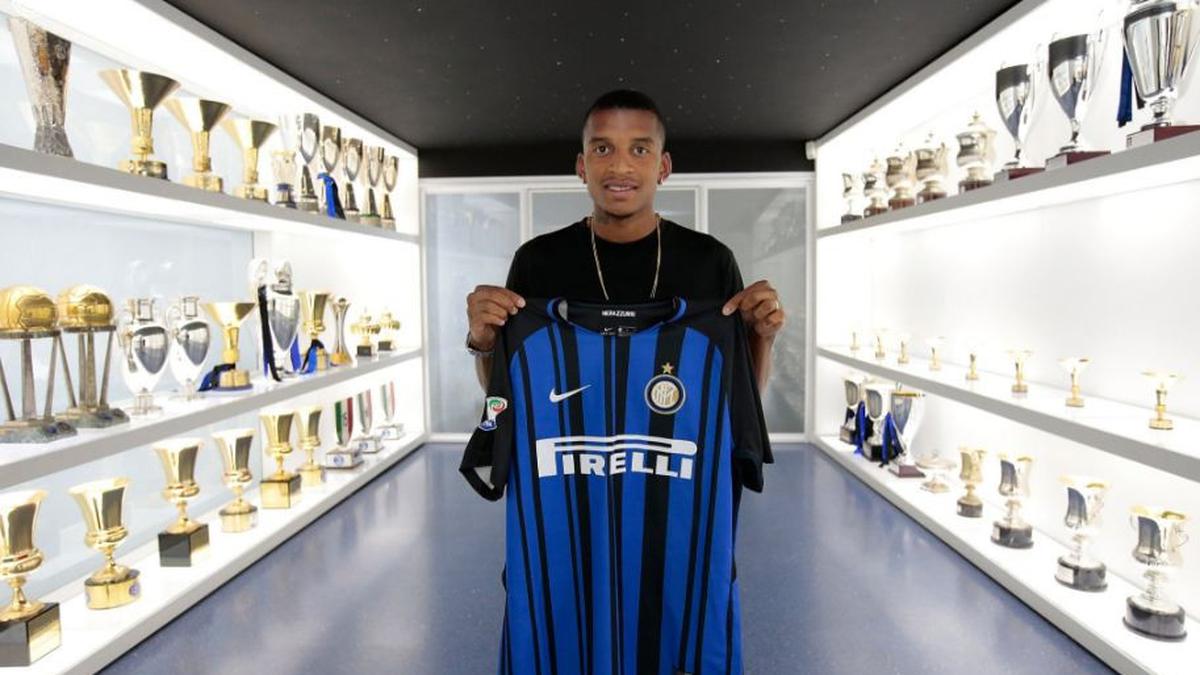 Dalbert Bergabung ke Inter Milan Bukan karena Uang