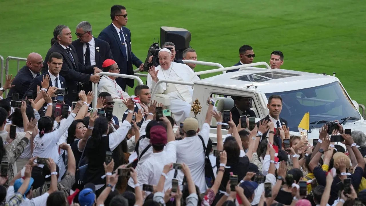 Isi Homili Lengkap Paus Fransiskus di Misa Akbar GBK dalam Bahasa Indonesia - Global Liputan6.com