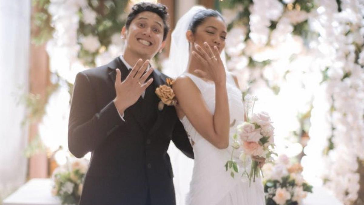 6 Potret Michelle Tahalea saat Menikah dengan Roy Sungkono, Kenakan ...
