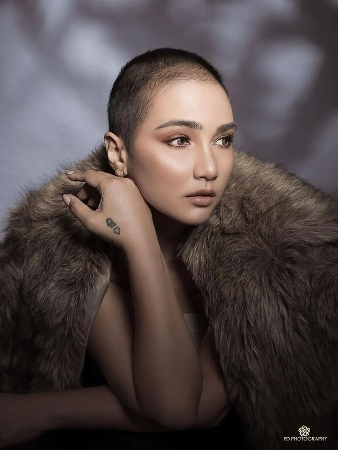 7 Pemotretan Feby Febiola Bertema Classic Beautyshoot Ini Curi ...