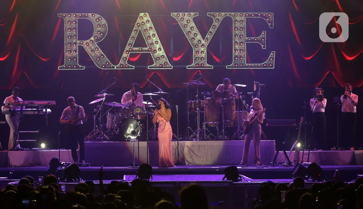 Tampil Mewah dan Memukau, Raye Jadi Penutup Gelaran Jakarta ...