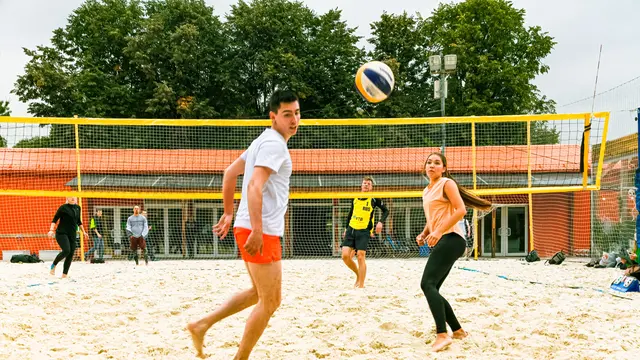 Contoh Soal Materi Olahraga Bola Voli beserta Kunci Jawabannya - Ragam ...