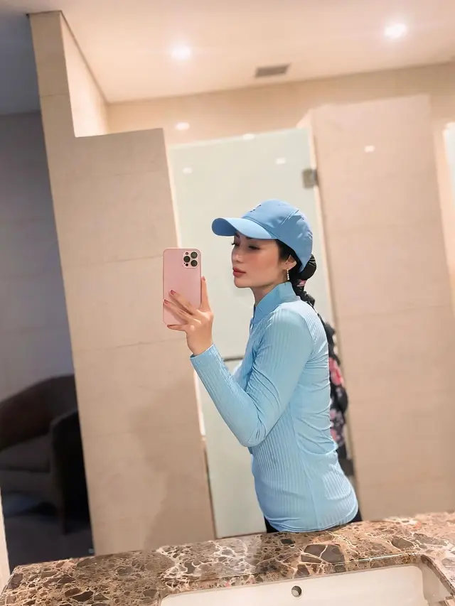 7 Potret Imel Putri Cahyati Lepas Hijab, Disebut Mirip Zaskia Gotik ...