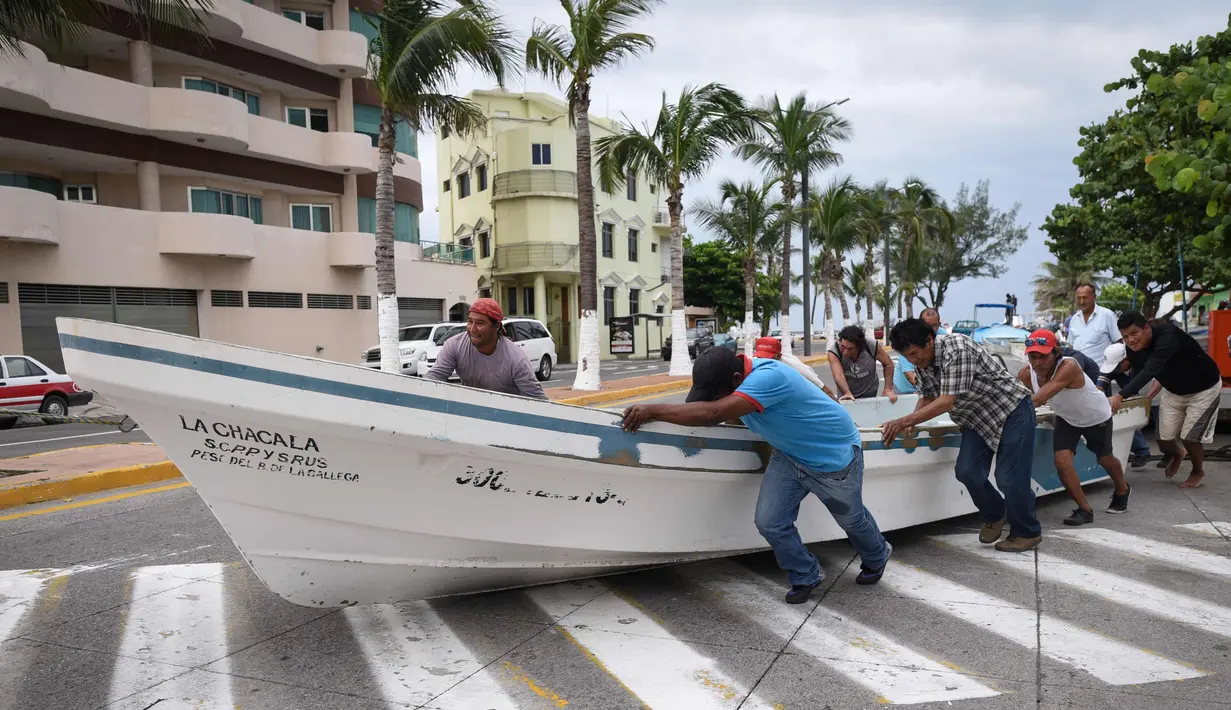 PHOTO: Saat Jalan Raya di Meksiko Jadi Tempat Parkir Perahu Nelayan ...