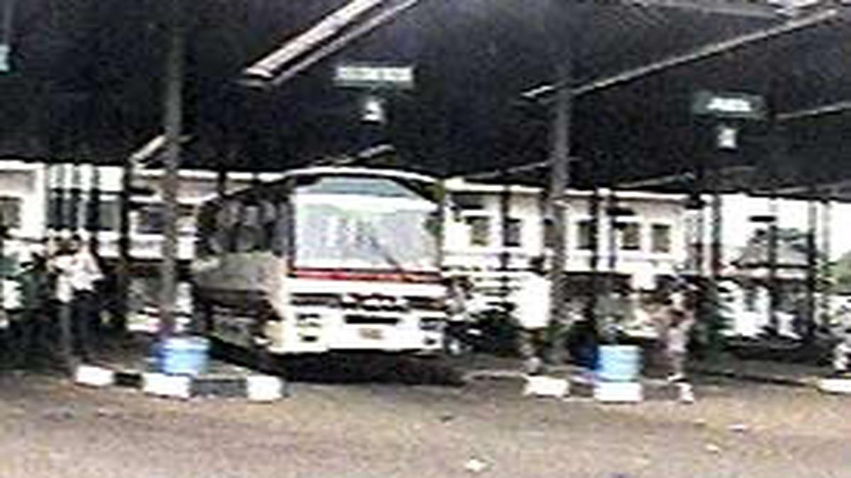 Pengusaha Bus di Brebes Menerapkan Tarif Pasar - News Liputan6.com