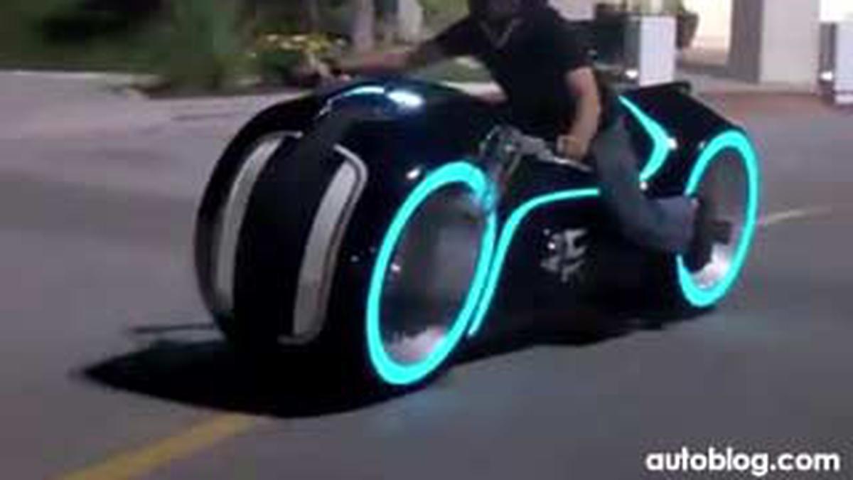 Replika Motor Tron Dilelang - Otomotif Liputan6.com