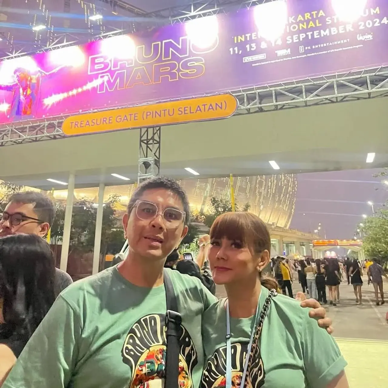 7 Potret Anita Hara dan Jeson Siregar Saat Pacaran, Nikah Lagi di Usia 44 Tahun - Hot Liputan6.com