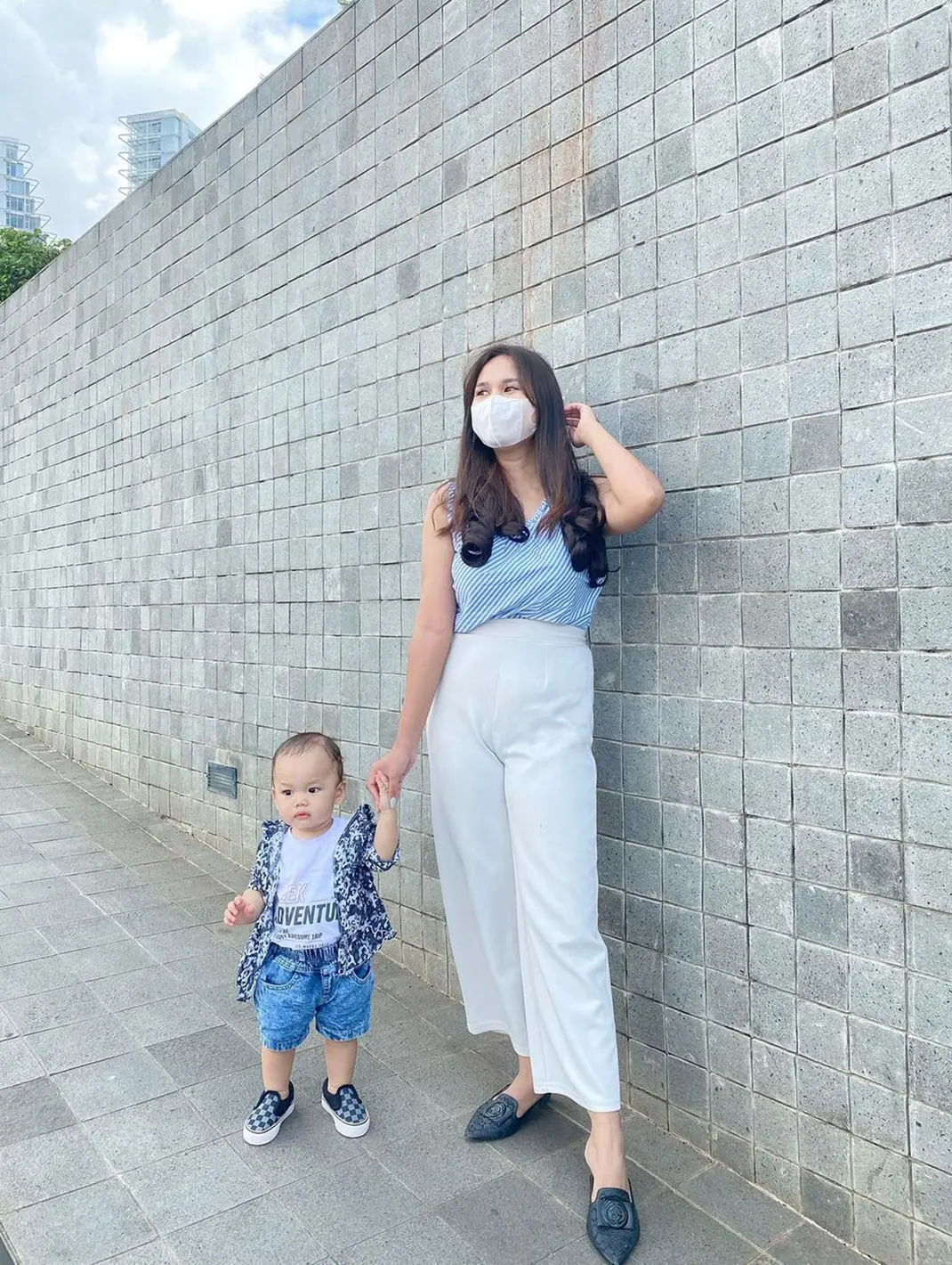 Potret Kenkulus Bersama Sang Ibu, Bayi Ajaib Disebut Reinkarnasi ...