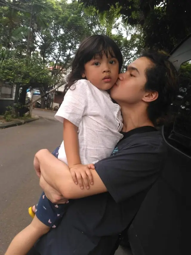 7 Potret Kebersamaan Al, El, Dul dengan Ali, Putra Bungsu Ahmad Dhani ...