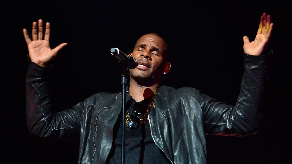R. Kelly Kerja Lembur Ciptakan 462 Lagu Untuk Album Barunya - ShowBiz ...