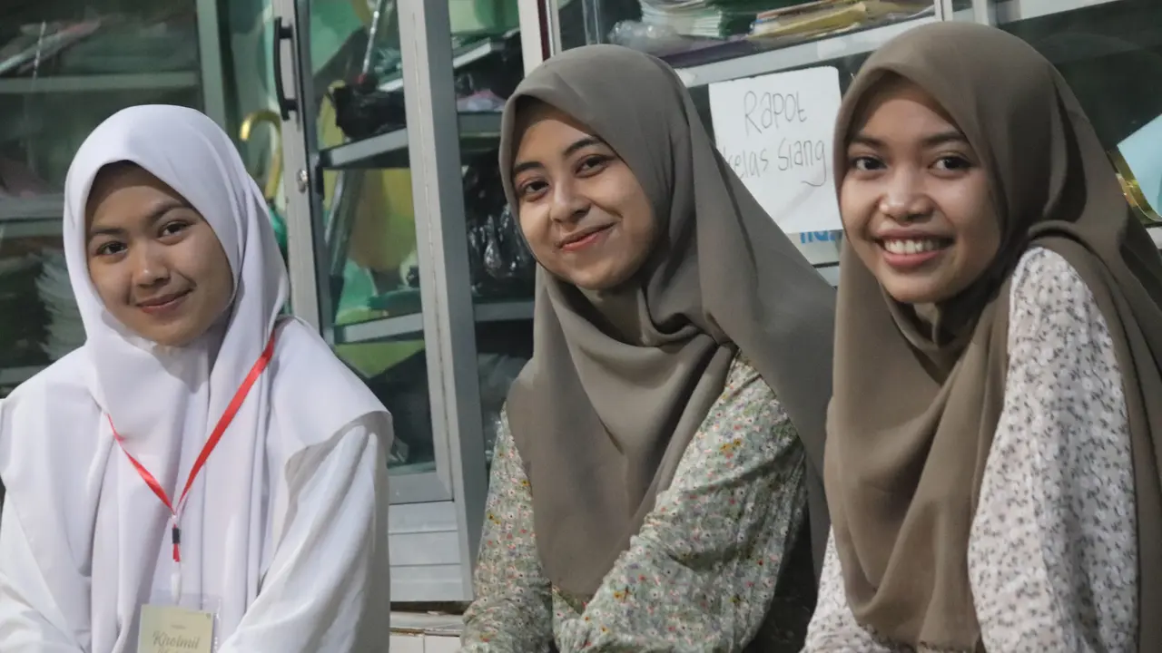 20 Pantun Santri Lucu Penuh Makna, Bagikan di Medsos Meriahkan Hari ...