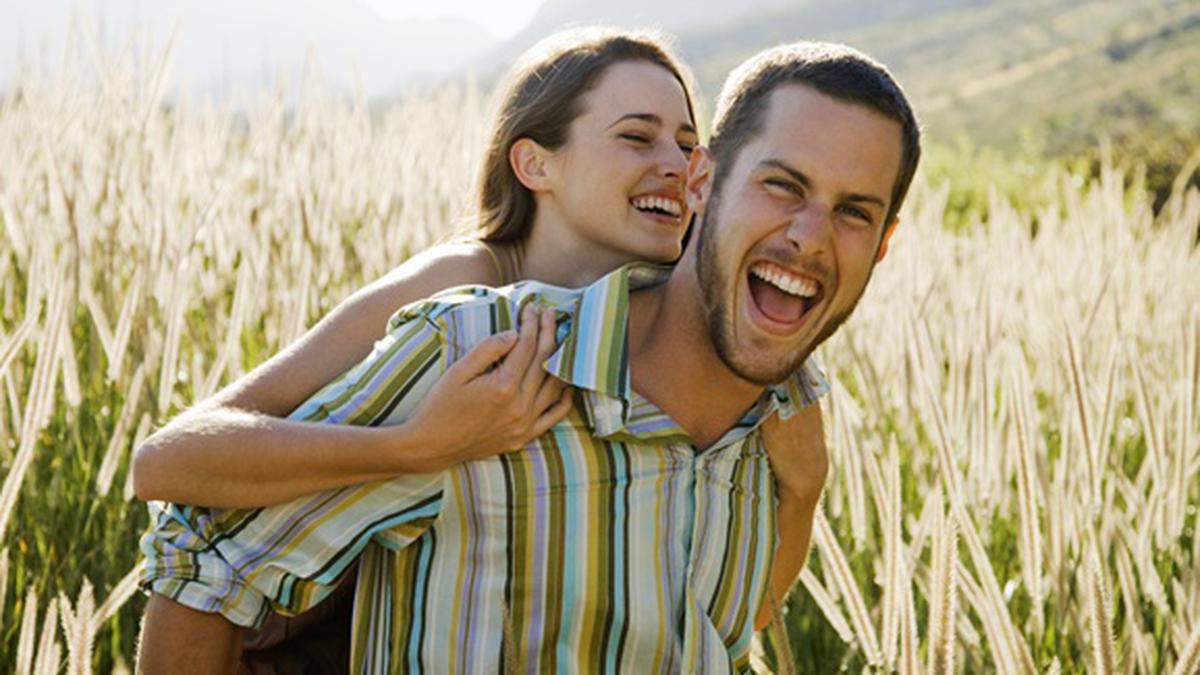 Ini Dia 7 Alasan Mengapa Wanita Mudah Jatuh Cinta Dengan Pria Humoris ...