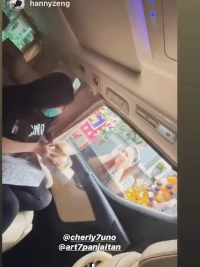 6 Momen Ulang Tahun Drive Thru Cherly Eks Cherrybelle, Seru Banget - Hot Liputan6.com