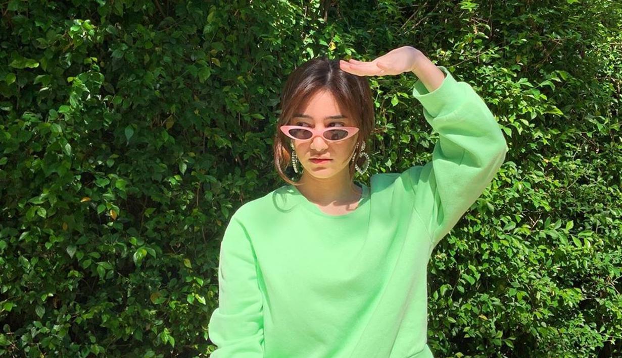 FOTO: Gaya Dannia Salsabilla saat Tampil Trendi dan Kekinian - Foto ...