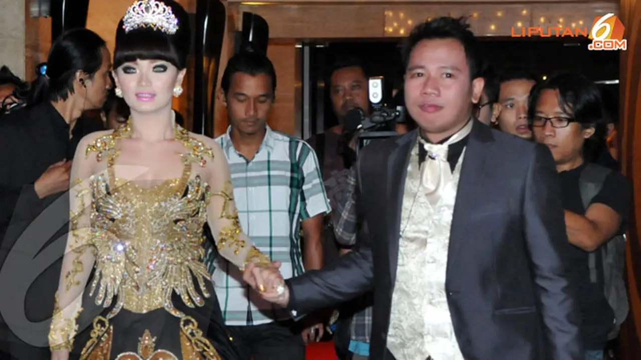 Lamaran di Hotel Mewah, Zaskia Gotik-Vicky Ikuti Jejak Anang? - ShowBiz ...