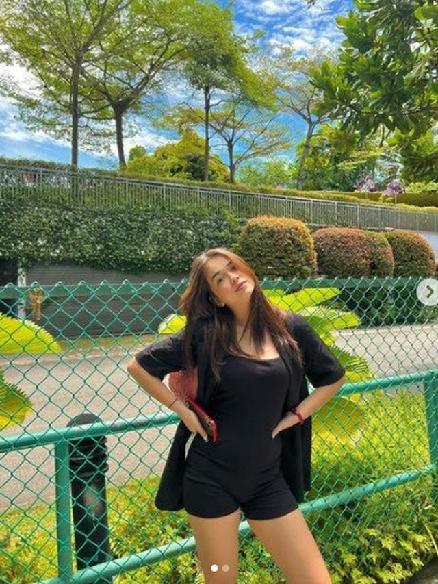 6 Gaya Rebecca Klopper Saat Liburan, Kini Link Video Viral Mirip Pacar ...