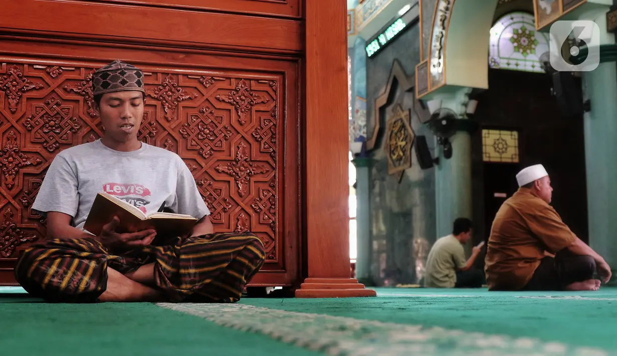 FOTO: Tadarus Al-Quran di Bulan Ramadhan - Foto Liputan6.com