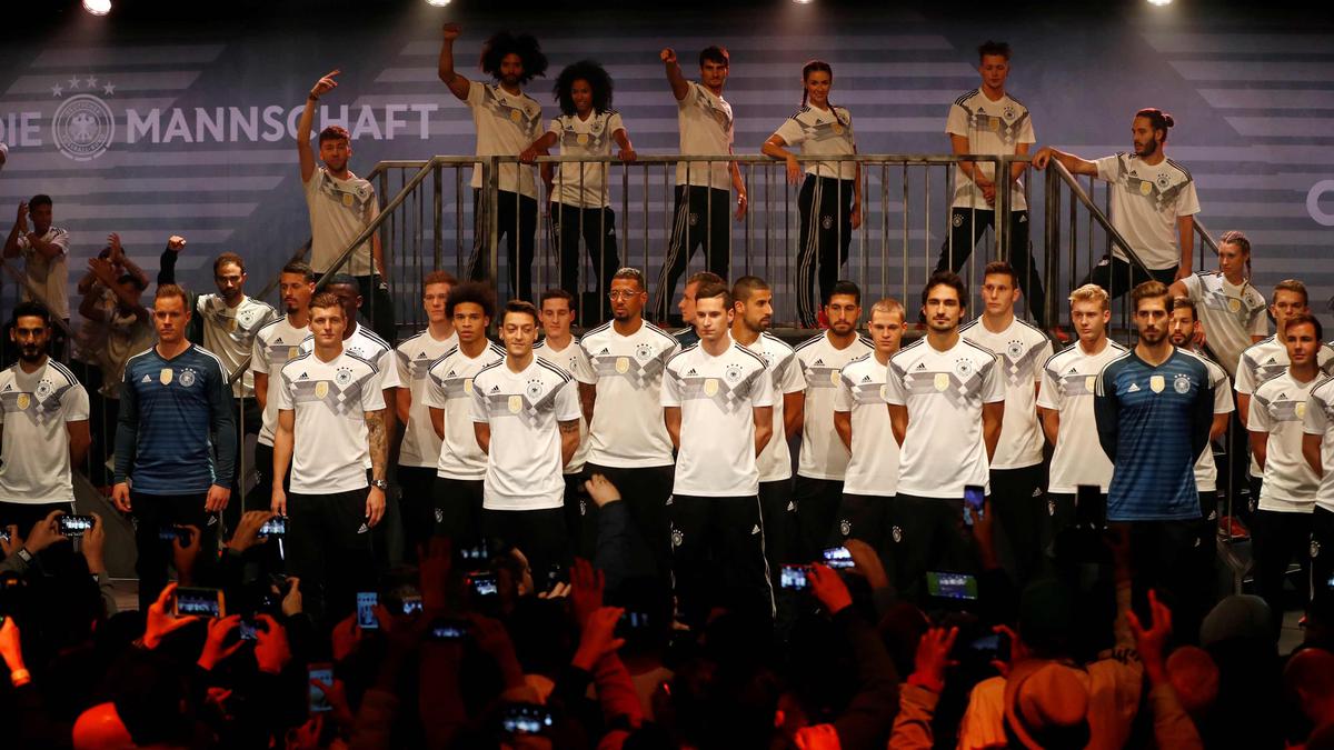 PHOTO: Sambut Piala Dunia 2018, Timnas Jerman Pamer Jersey Terbaru ...