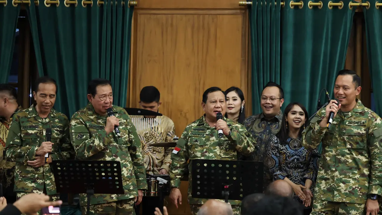 Prabowo, Jokowi, dan SBY Nyanyi Bareng dengan Seragam Loreng di Akmil ...