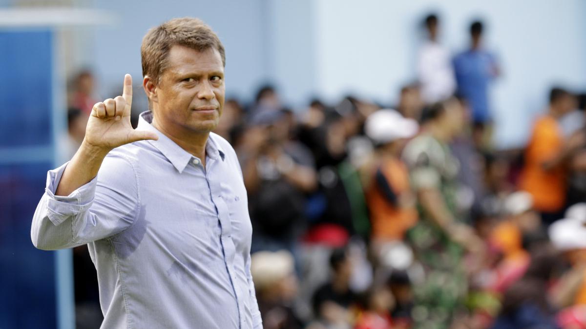 FOTO: Mengenal Sosok Sergio Farias, Pelatih Baru Persija Jakarta - Indonesia Bola.com