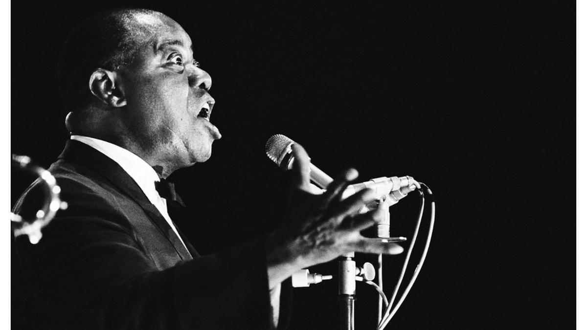 Sejarah di Balik Lagu What A Wonderful World - Louis Armstrong