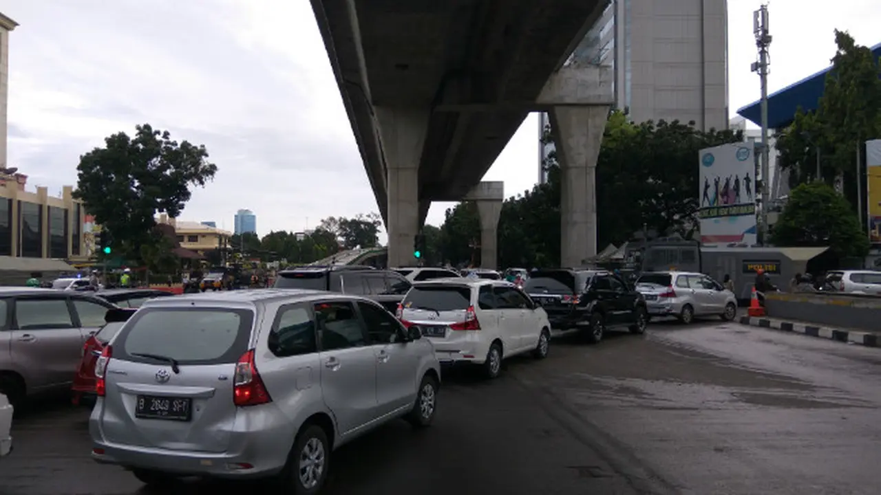 Ada Aksi Demo FPI, Lalu Lintas di Sekitar Mabes Polri Tersendat - News ...