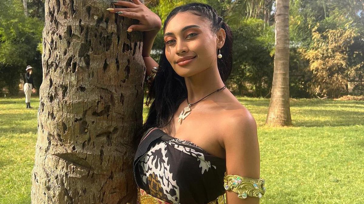 Sederet Potret Novia Bachmid, Penyanyi Indonesia yang Ikut Daftar ...