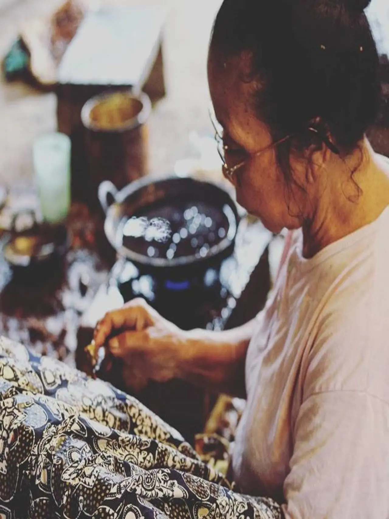 Cerita Batik Selamatkan Penduduk Desa Jarum Bayat dari Dampak Gempa ...