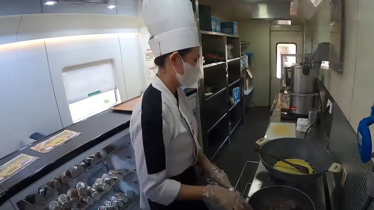Perjalanan di Balik Makanan yang Tersaji di Kereta Api - Lifestyle ...