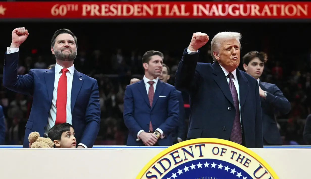 Didampingi JD Vance, Presiden Amerika Serikat Donald Trump Hadiri ...