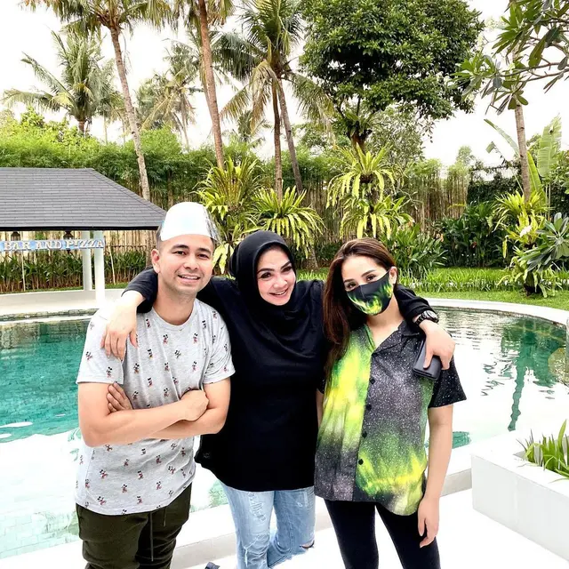 Potret Kedekatan 6 Aktor Tanah Air Bareng Ibu Mertua, Penuh Kehangatan - Hot Liputan6.com