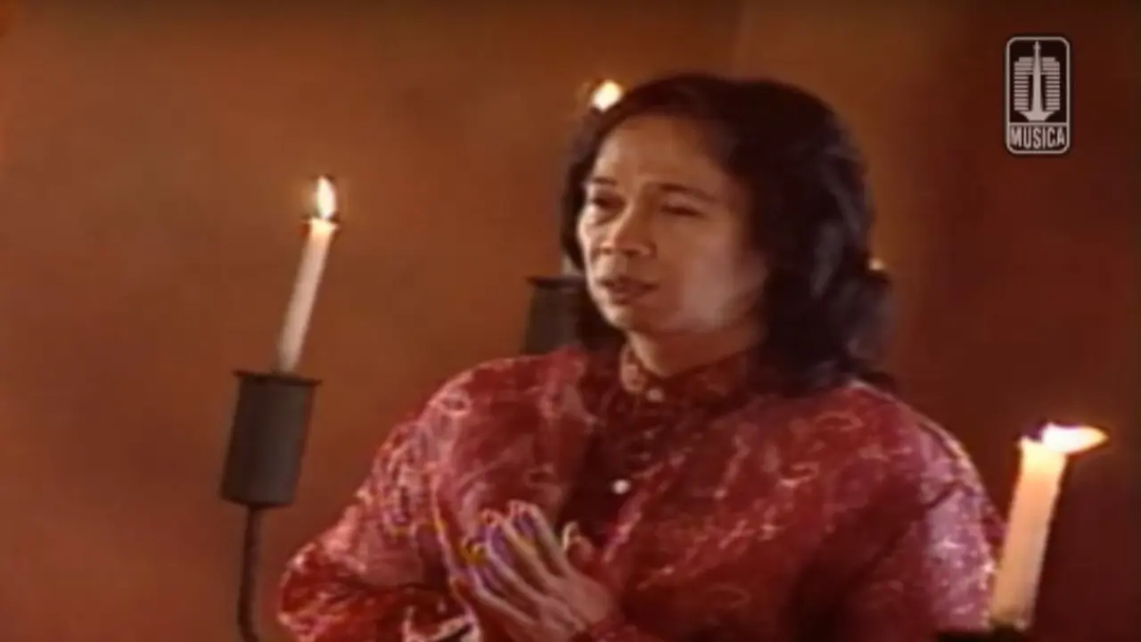 Legenda Musik Indonesia, Ini 5 Fakta Tentang Chrisye - Entertainment ...