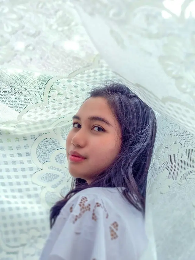 6 Potret Amindana Chinika, Penyanyi yang Rilis Single Baru Tiada Cinta ...