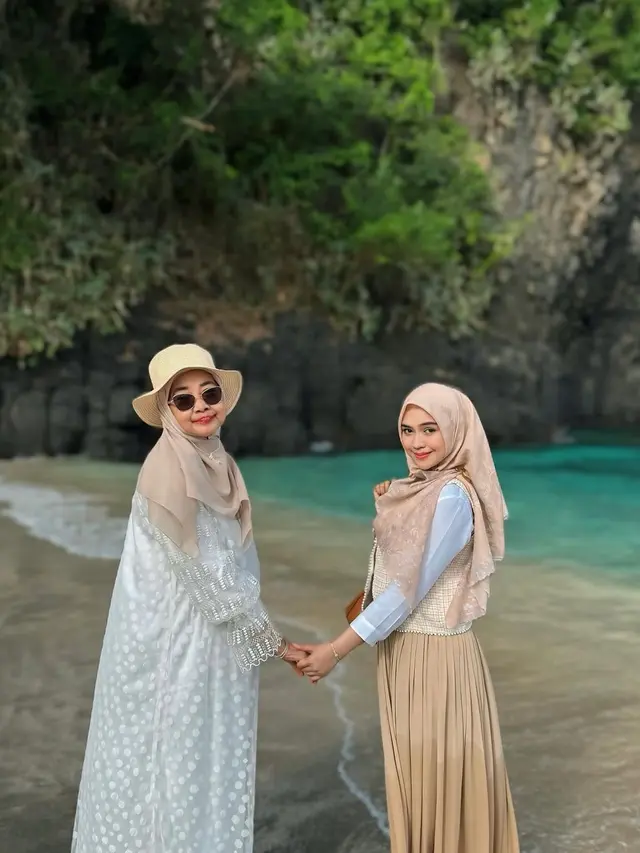 7 Potret Ria Ricis dan Moana Liburan Lebaran di Bali dan Sumba, Nikmati Keindahan Alam - Hot ...