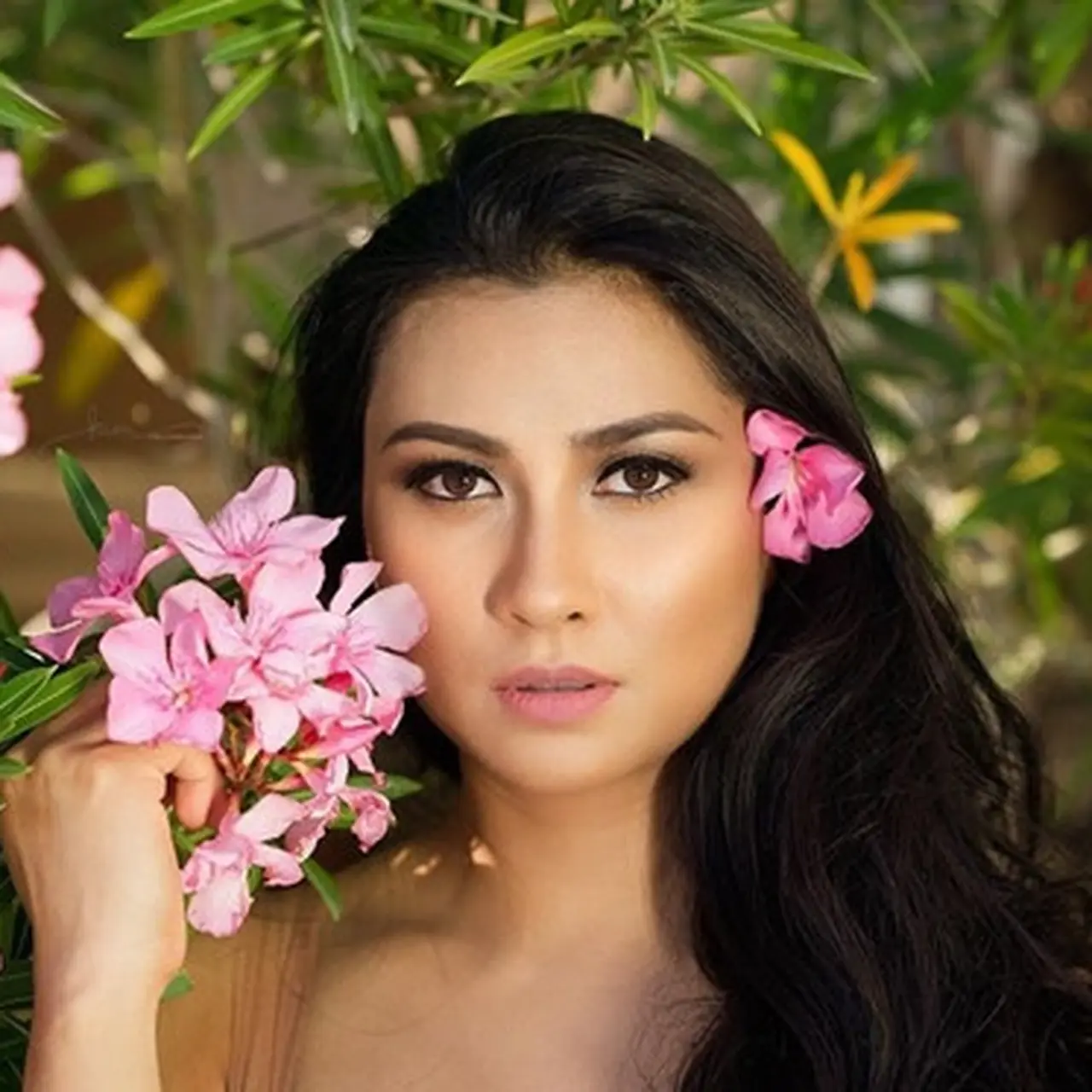 Ingat Uli Auliani? Dulu Langganan Film Horor, Kini jadi Model di ...