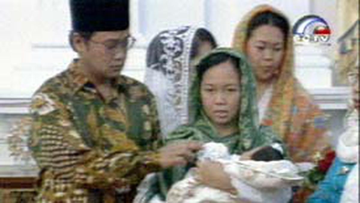 Presiden Wahid Mengakikah Cucu Pertama - News Liputan6.com