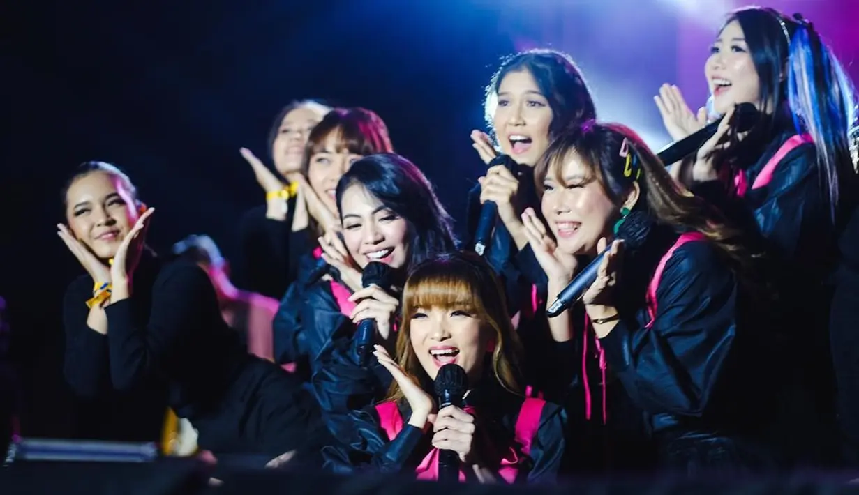 Cherrybelle Kembali Tampil, Bawa Penonton Nostalgia di Konser Musik ...