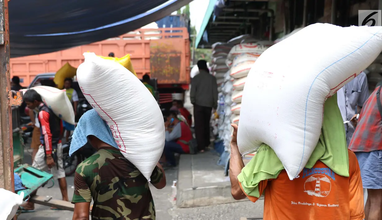 PHOTO: Harga Eceran Tertinggi Beras Mulai Berlaku di Pasar Induk ...