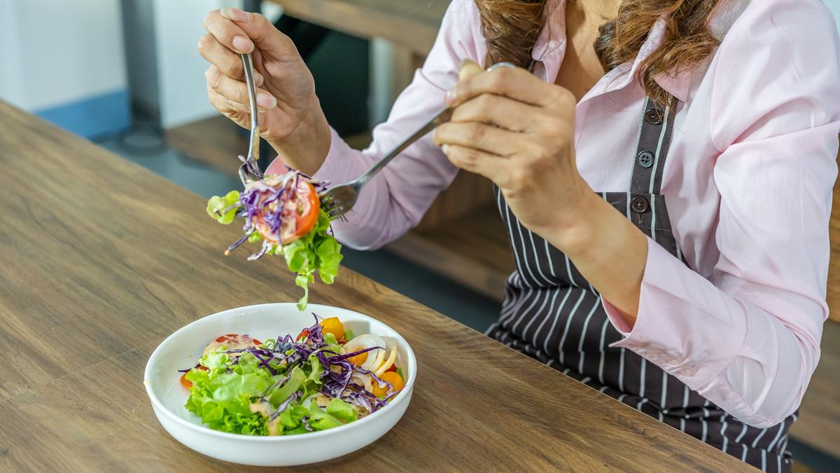 3 Cara Membuat Dressing Salad yang Berbeda dan Praktis
