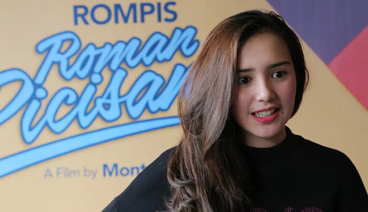 Beby Tsabina Belajar Bahasa Belanda demi Film - Photo Fimela.com