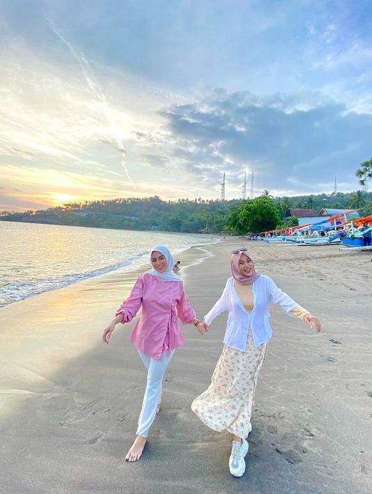 Potret Kebersamaan Nabilah Eks JKT48 dan Ibunda, Bak Kakak Adik - Foto Liputan6.com