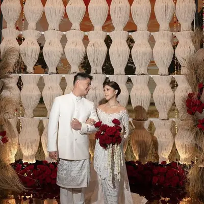 6 Tampilan The Sister Tanoesoedibjo Dibalut Kebaya Payet Merah saat ...