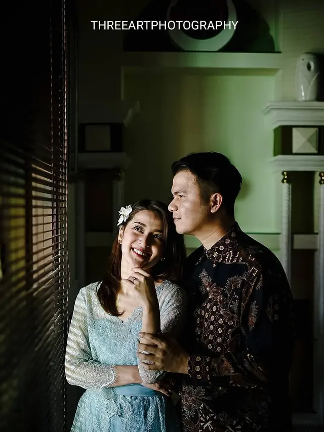 6 Potret Lamaran Handika Pratama dan Rosiana Dewi, Romantis - Hot ...