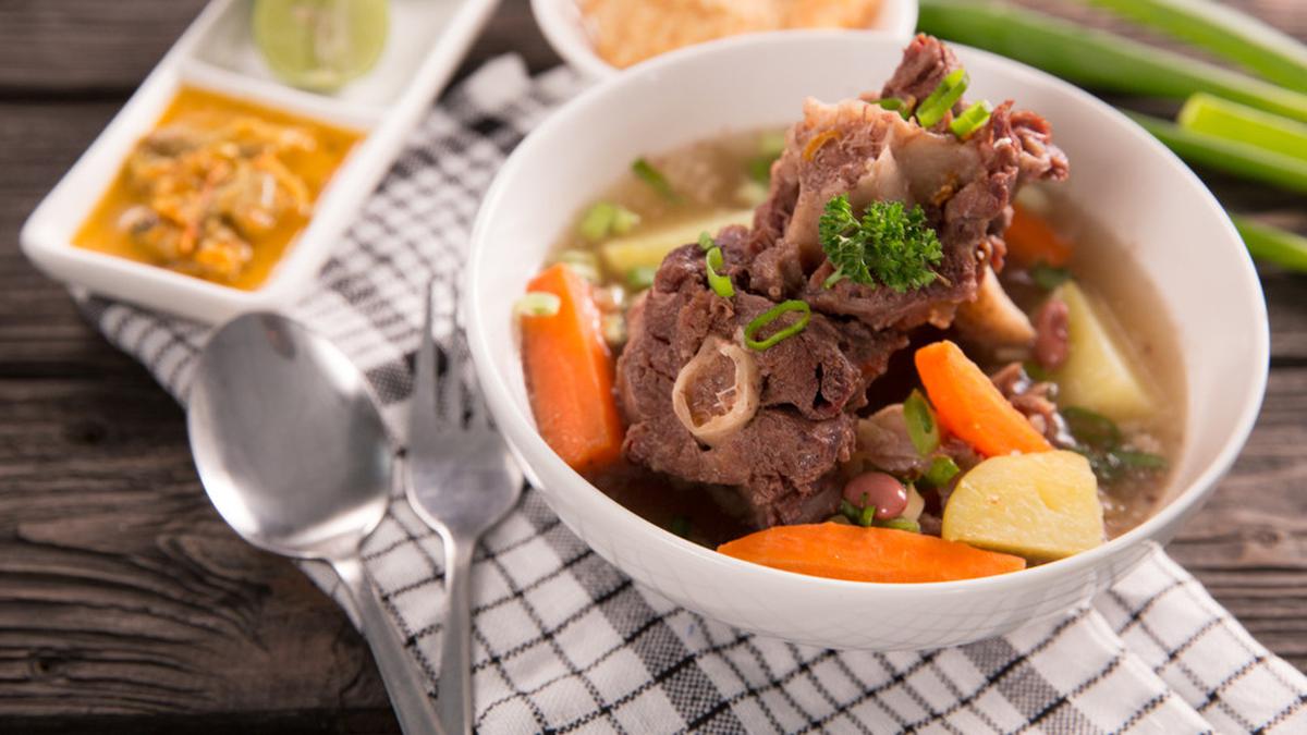 Aneka Sop Khas Nusantara yang Cocok Jadi Menu Keluarga Saat Musim Hujan