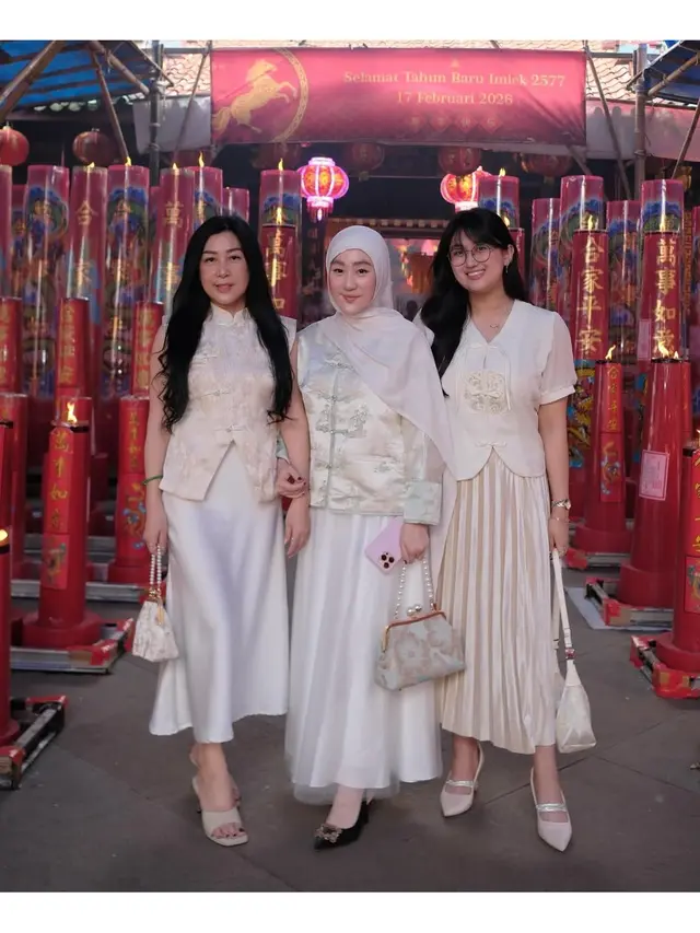 6 Potret Larissa Chou Rayakan Imlek 2026 Bareng Keluarga, Anaknya Dapat ...